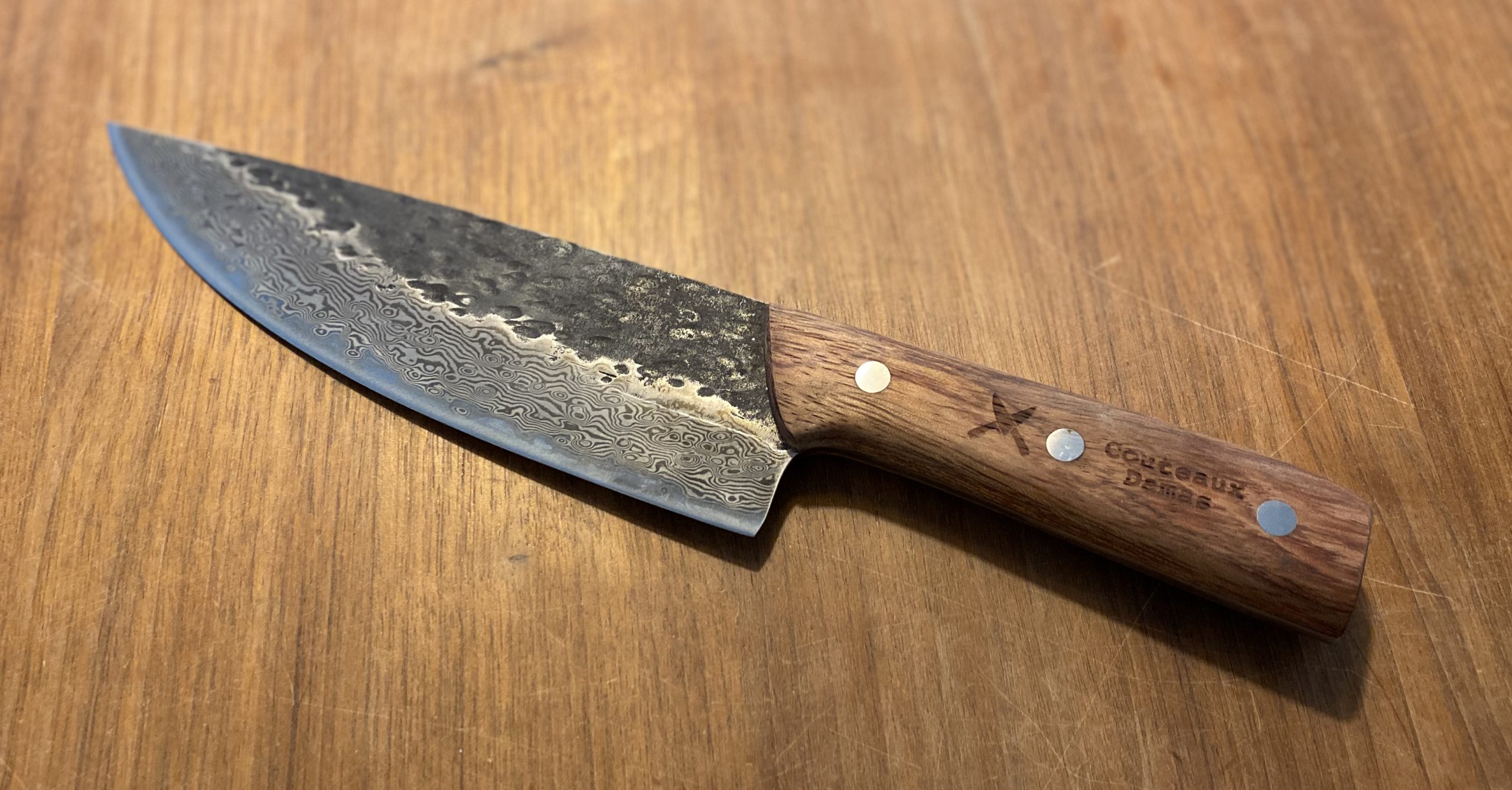 Das Chefmesser aus Damast-Carbonstahl - aufdemmarkt.de - Produkttests ...