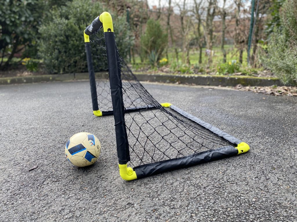 Faltbares Fußballtor von Schildkröt im Test - aufdemmarkt.de